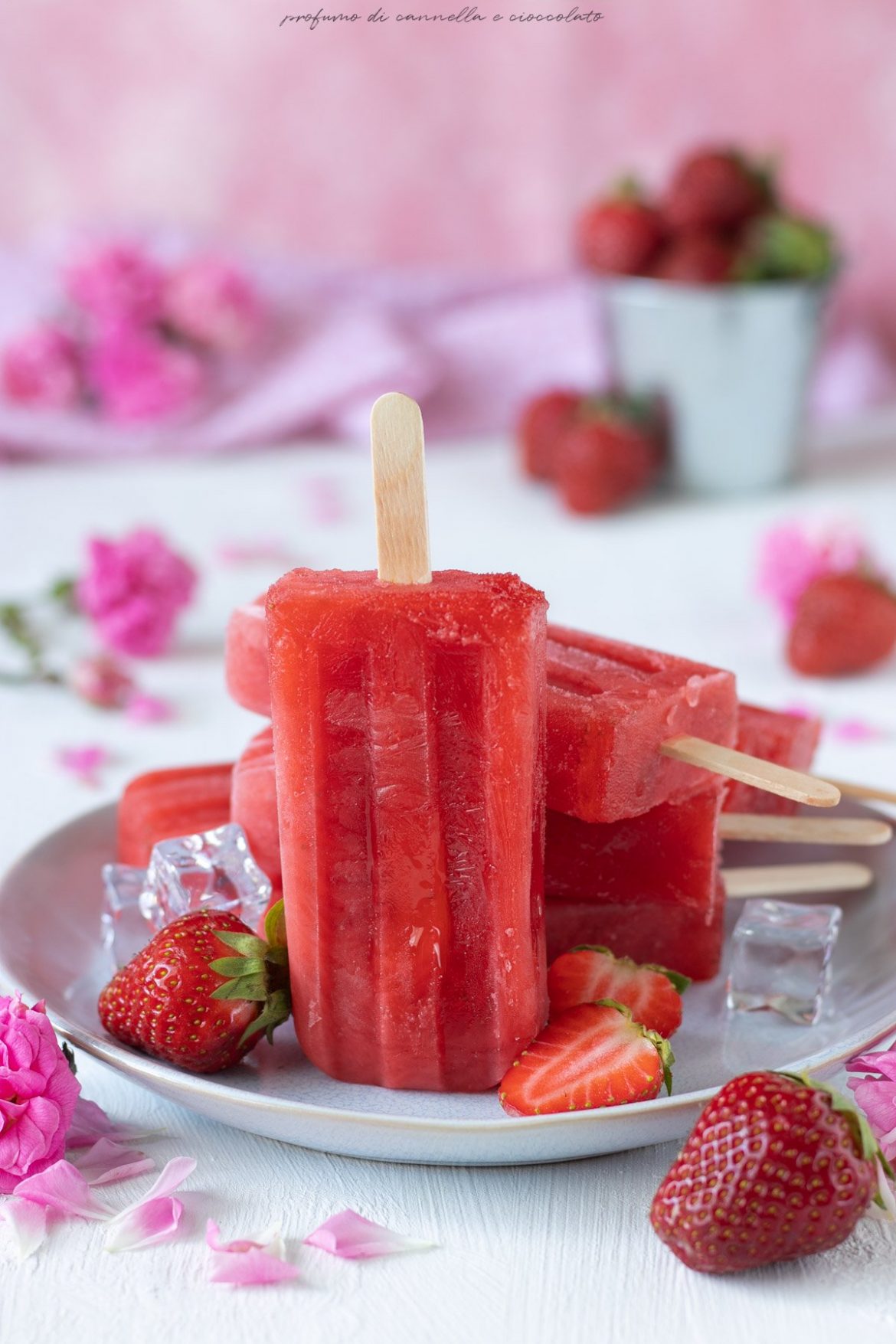 Ghiaccioli alla fragola | Profumo di Cannella e Cioccolato