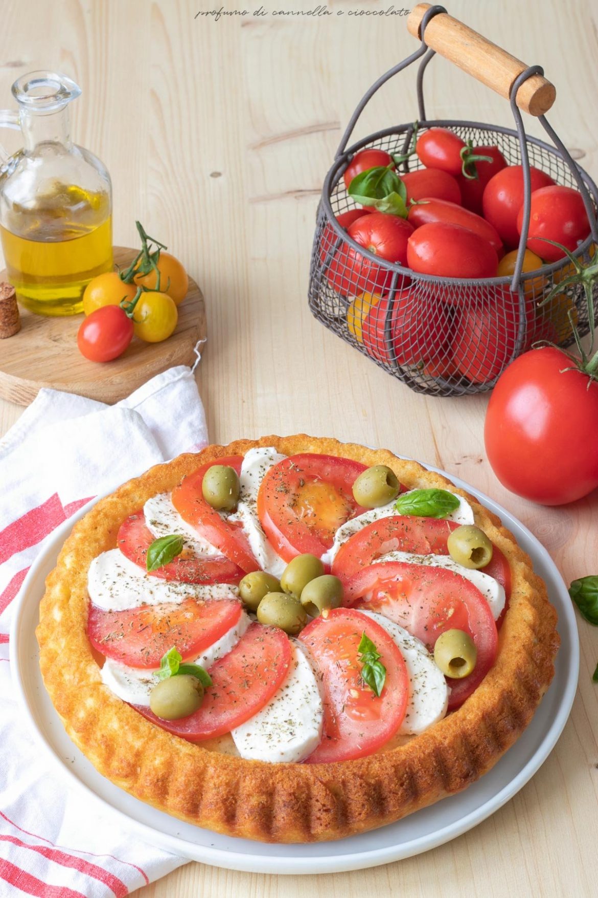 Torta salata caprese | Profumo di Cannella e Cioccolato