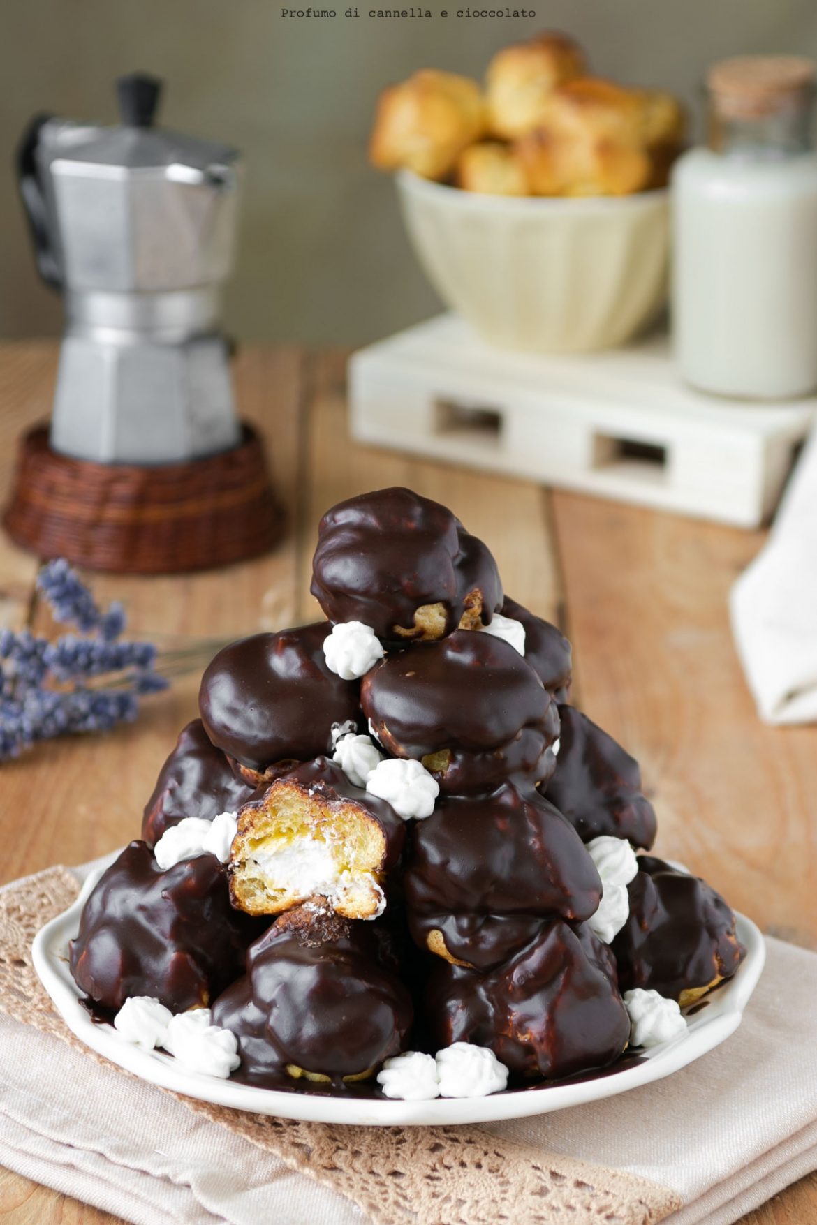Profiteroles panna e cioccolato | Profumo di Cannella e Cioccolato